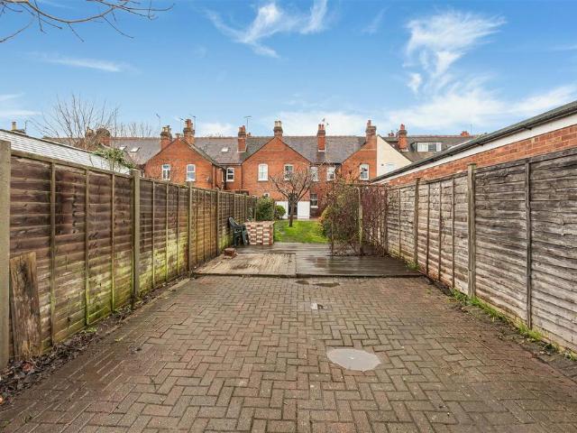 Kensington Road, Reading 3 bed terraced house to rent £1,900 pcm £438 pw