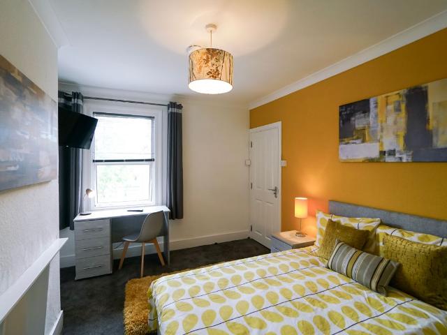 Kensington Road, Reading RG30, Room to rent, £695 pcm | PrimeLocation