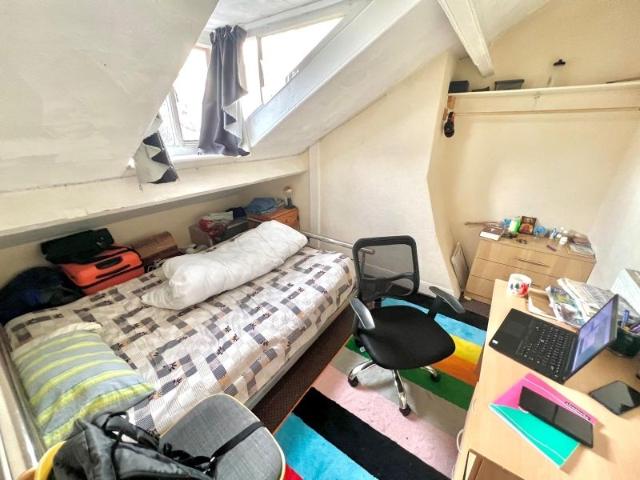 Kensington Terrace, Hyde Park, Leeds LS6, 9 bed shared accommodation to rent, £559 pppm | PrimeLocation