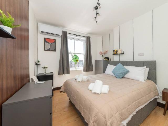 Kensington W8, Studio to rent, £3,885 pcm | PrimeLocation