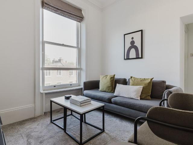 Kensington W8, 1 bed flat to rent, £3,090 pcm | PrimeLocation