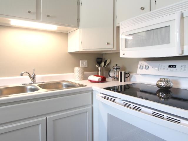 Kensington Woods Apartments 1 Bedroom Apartment for Rent at 1323 N 108th St, Omaha, NE 68114