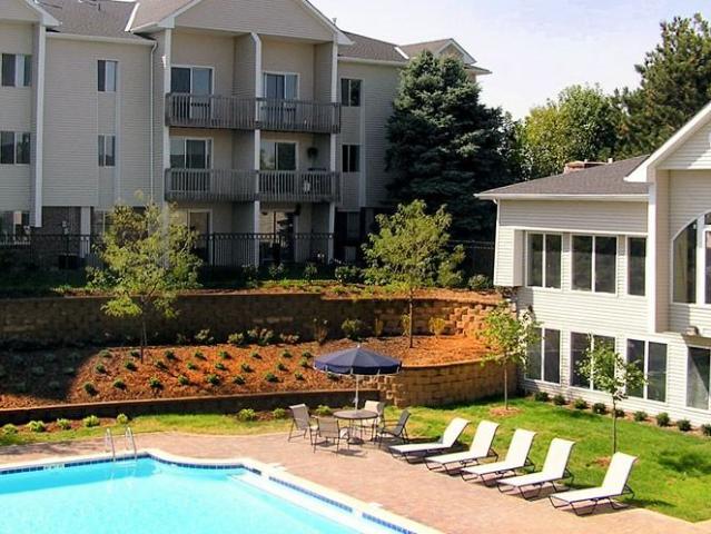 Kensington Woods Apartments 2 Bedroom Apartment for Rent at 1323 N 108th St, Omaha, NE 68114