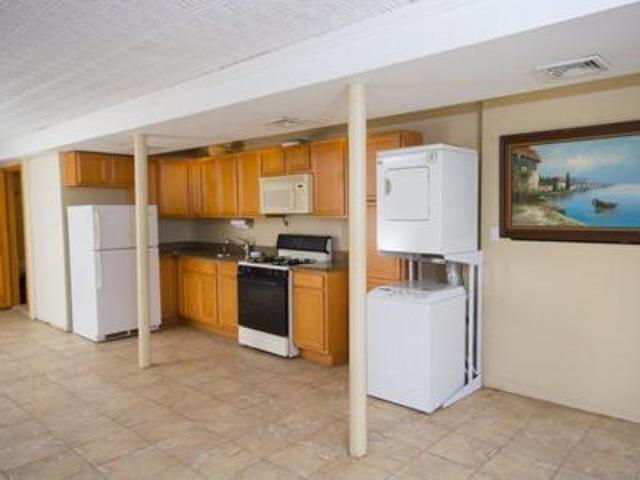 Kensington 1 br huge apt $1400