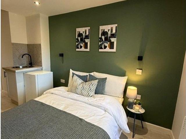 Keats Way, West Drayton UB7, Room to rent, £1,000 pcm | PrimeLocation