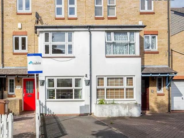 Keats Close, London, SE1 5TZ, United Kingdom | 5 bed townhouse for rent #166103885 | Rentberry