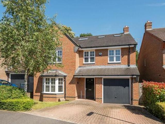 Keaver Drive, Frimley, 6 Bedroom Detached