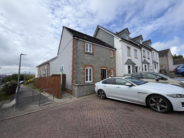 Keay Heights, St. Austell PL25, 3 bed end terrace house to rent, £1,225 pcm | PrimeLocation