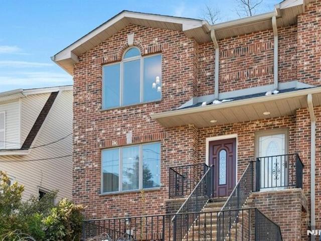 Kearney Ave, Cliffside Park, Home For Sale