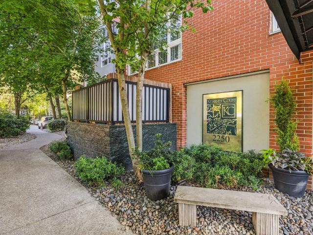 Kearney Court Apartments 1 Bedroom Apartment for Rent at 2250 Nw Kearney St, Portland, OR 97210 Northwest District