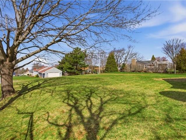 Kearns Ave, Tiverton, RI 02878