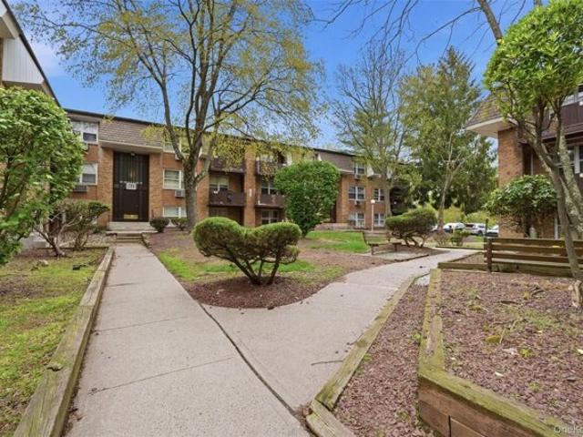 Kearsing Pkwy Apt A, Monsey, Home For Sale