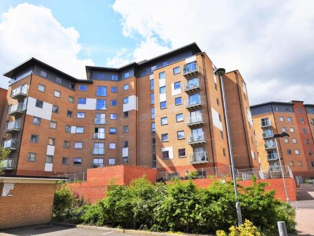 The Penthouse, Keel Point, Ship Wharf, Colchester CO2, 3 bed flat to rent, £1,600 pcm | PrimeLocation