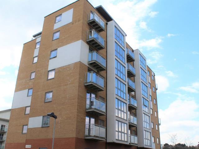 Keel Point, Ship Wharf, Colchester, Essex CO2, 2 bed flat to rent, £1,225 pcm | PrimeLocation