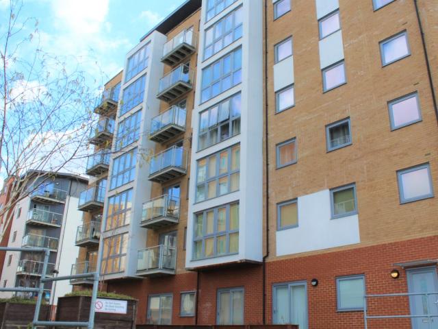 Keel Point, Ship Wharf, Colchester, Essex CO2, 2 bed flat to rent, £1,275 pcm | PrimeLocation