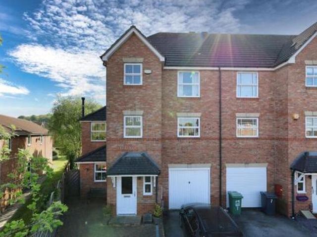 Keelham Drive, Leeds, 4 Bedroom End
