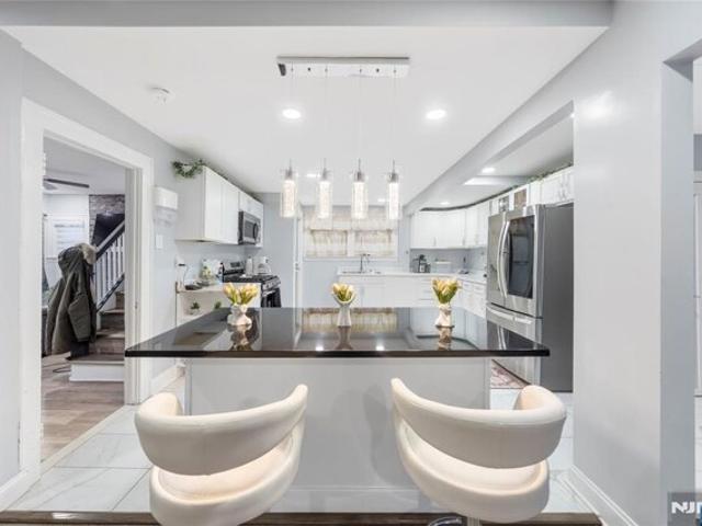 Keer, Newark, Home For Sale