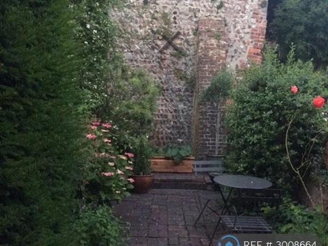 Keere Street, Lewes, BN7 2 bed terraced house to rent £1,675 pcm £387 pw