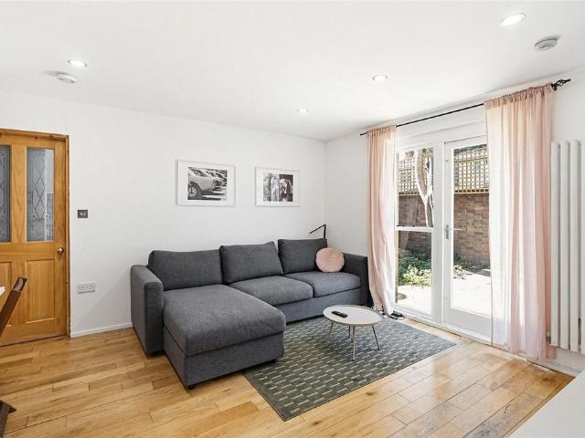 Keith Connor Close, London, SW8 1 bed apartment to rent £2,100 pcm £485 pw