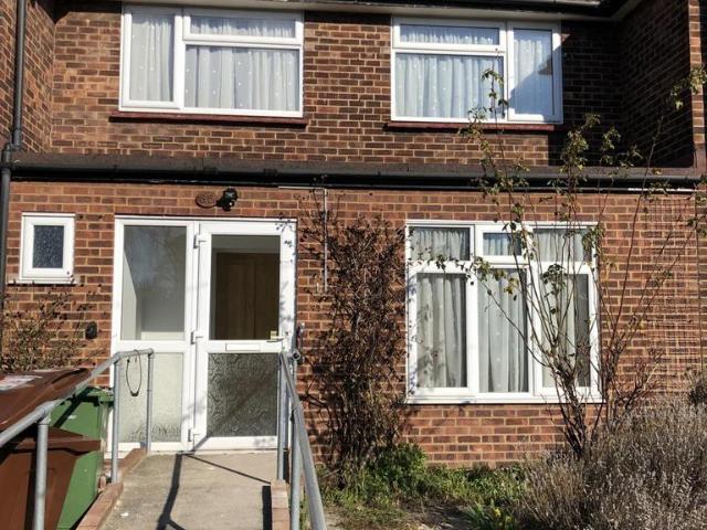 Keir Hardie Way, Barking IG11 2 bed terraced house to rent £2,100 pcm £485 pw