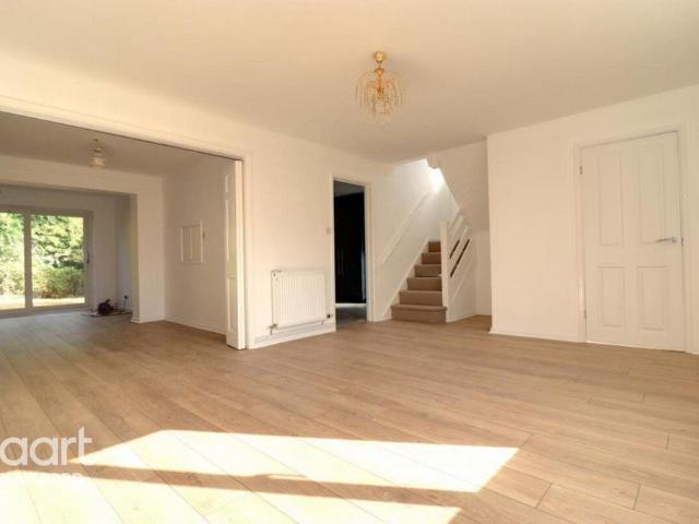 Kelvedon Close, Chelmsford 4 bed detached house to rent £2,250 pcm £519 pw