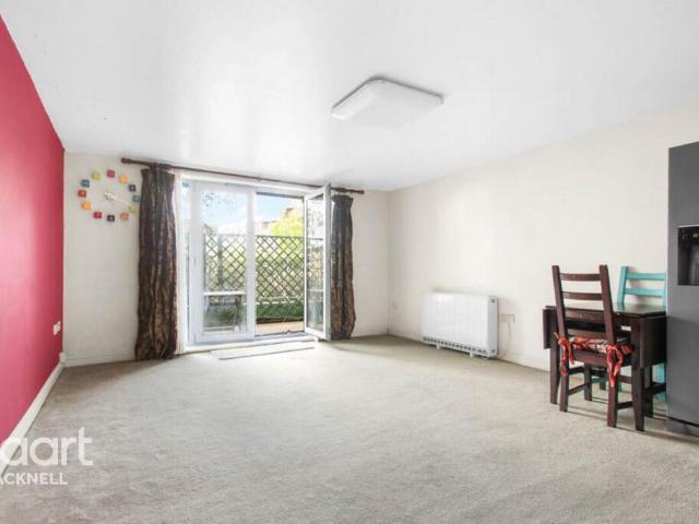 Kelvin Gate, Bracknell 2 bed apartment to rent £1,550 pcm £358 pw