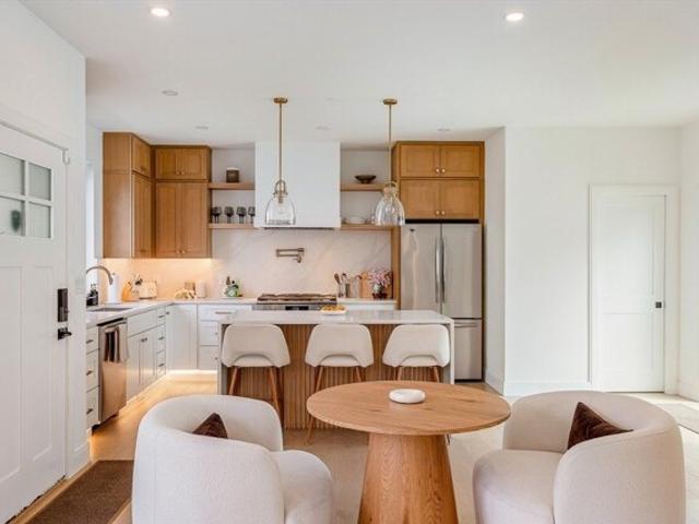 Kelvin St Unit,everett, Condo For Sale