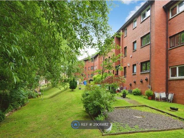 Kelvinside Drive, Glasgow G20, 2 bed flat to rent, £1,350 pcm | PrimeLocation