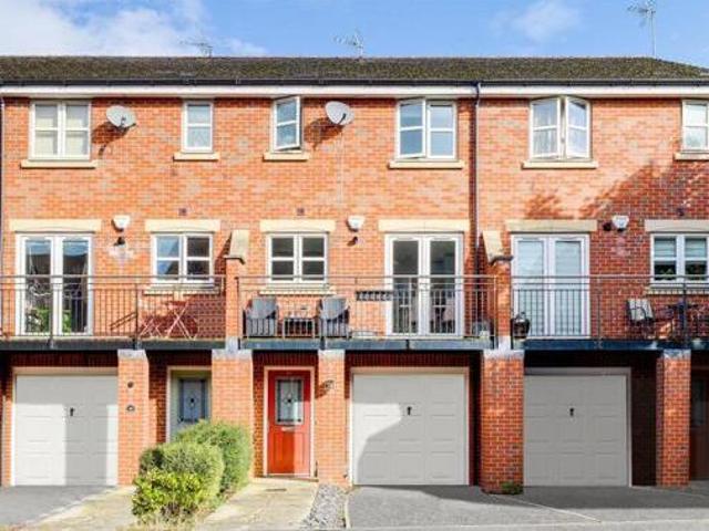 Kelham Drive, Sherwood, 3 Bedroom Town