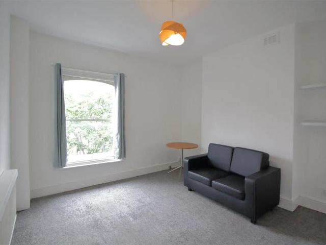 Kellett Road, Brixton SW2 2 bed flat to rent £2,350 pcm £542 pw