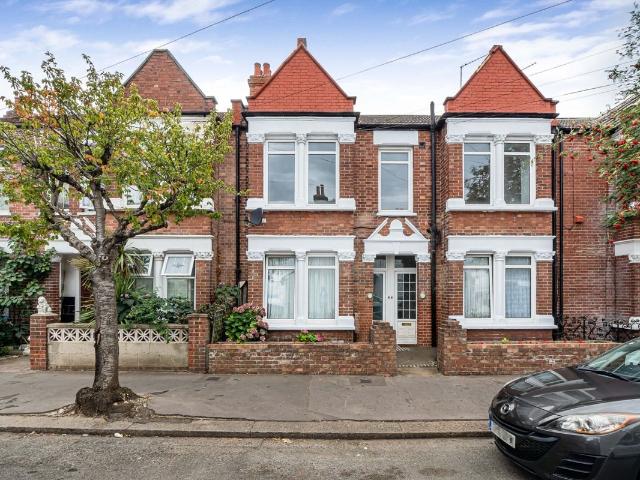 Bensham Lane, Croydon CR0, 2 bed maisonette to rent, £1,750 pcm | PrimeLocation