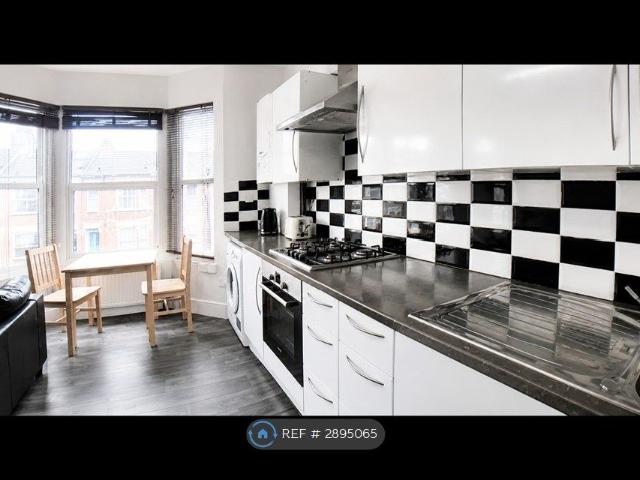 Kellino Street, London SW17, 4 bed maisonette to rent, £3,500 pcm | PrimeLocation