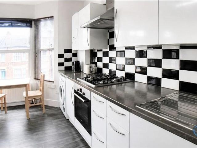 Kellino Street, London, SW17 4 bed maisonette to rent £3,500 pcm £808 pw