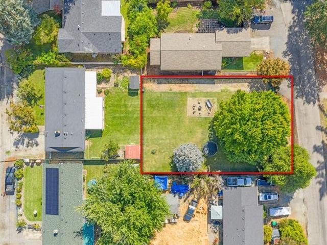 Kellogg St, Gold Hill, OR 97525