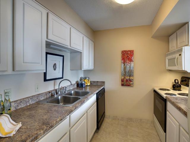 Kellogg Square 2 Bedroom Apartment for Rent at 111 Kellogg Blvd E, St. Paul, MN 55101 Downtown St. Paul