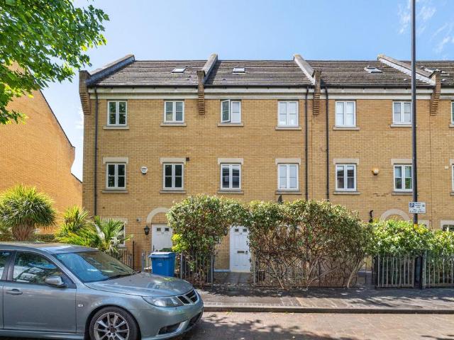 Kelly Avenue, Peckham, London, SE15 4 bed terraced house to rent £4,500 pcm £1,038 pw