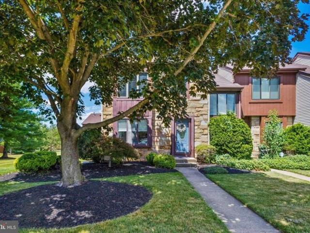 Kelly Ct, Hamilton, Condo For Sale