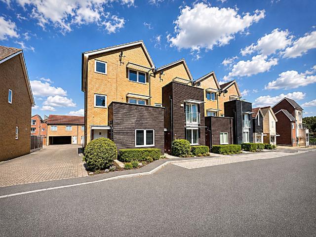 Kelly Gardens, Milton Keynes MK4, 4 bed end terrace house to rent, £1,995 pcm | PrimeLocation