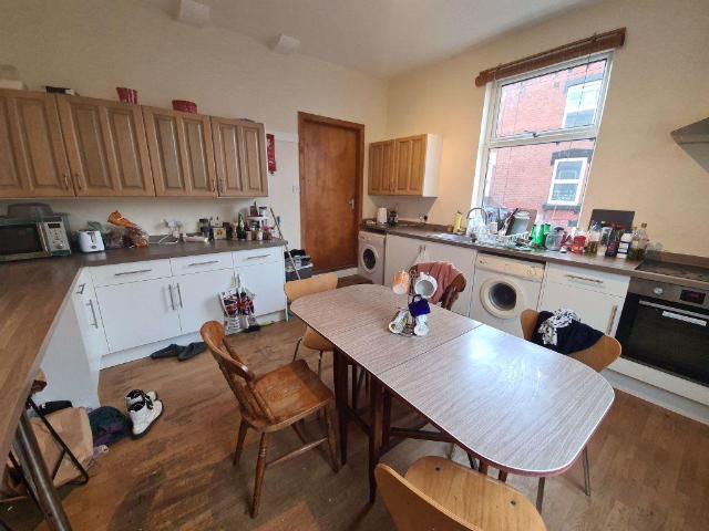 Kelsall Road, Leeds 4 bed house to rent £2,080 pcm £480 pw