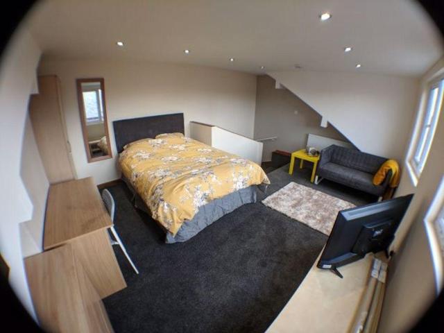 Kelsall Terrace, Leeds 3 bed house to rent £1,781 pcm £411 pw