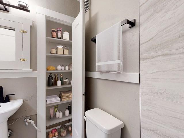Kelsey Hill Studio Apartment for Rent at 900 E 12th Ave, Denver, CO 80218 Capitol Hill