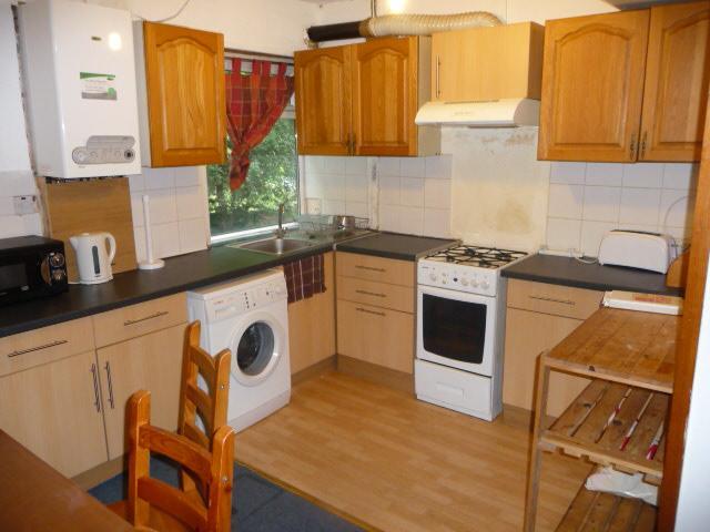 Kelso garden university area leeds 3 bed house to rent £1,281 pcm £296 pw