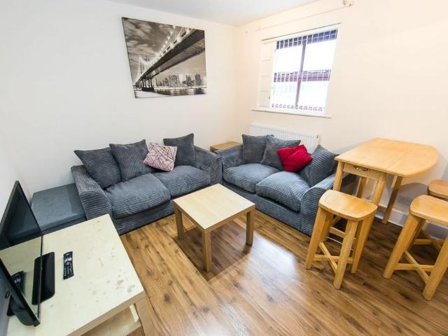 Kelso Heights, Hyde Park, Leeds