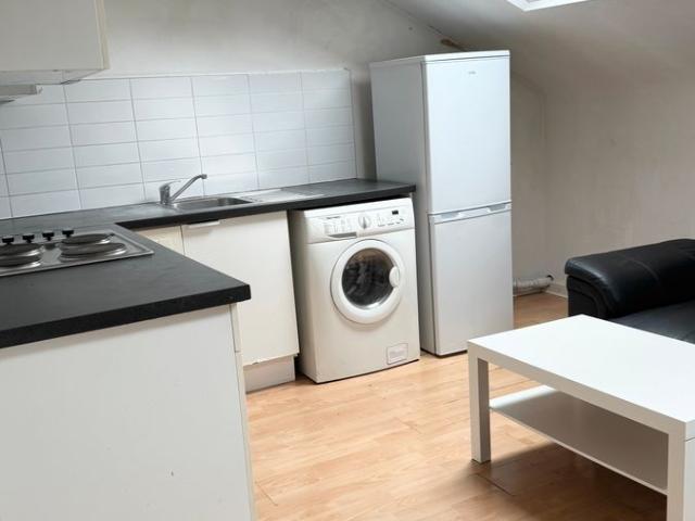 Kelso Road, Leeds LS2, 2 bed flat to rent, £1,294 pcm | PrimeLocation