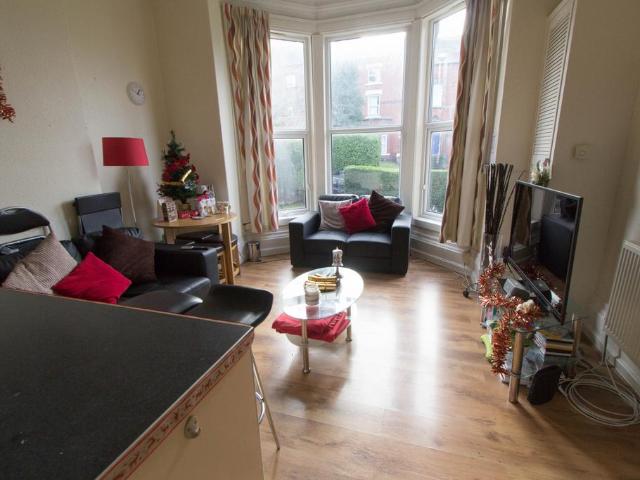 KELSO ROAD, Leeds 4 bed house to rent £2,167 pcm £500 pw