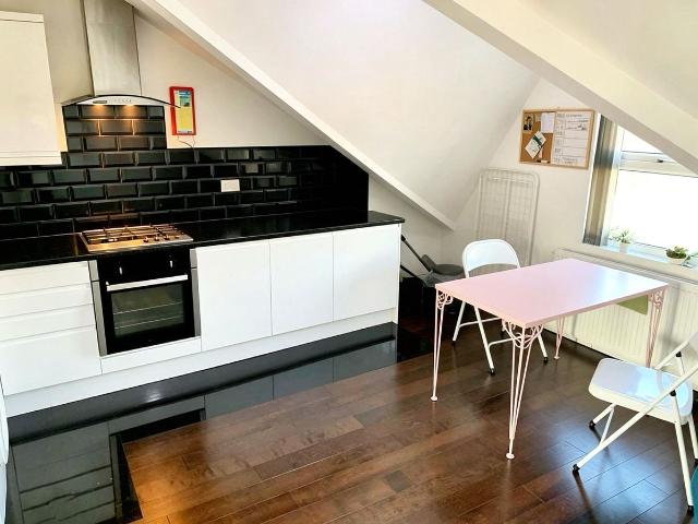 Kelso Road LS2, 2 bed flat to rent, £1,250 pcm | PrimeLocation