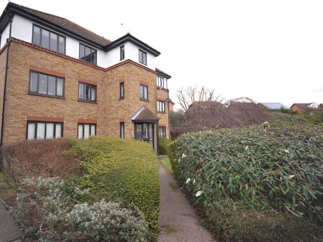 Kerby Rise, Chelmsford, Essex CM2, 2 bed flat to rent, £1,200 pcm | PrimeLocation