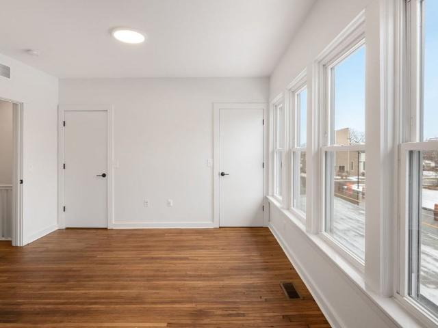 Kercheval 8 3 Bedroom Apartment for Rent at 7243 Kercheval St, Detroit, MI 48214 Kettering butzel