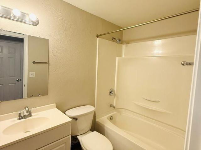 Kerley Five Properties, LLC 1 Bedroom Apartment for Rent at 5517 PO Box 5517, Salem, OR 97304 West Salem