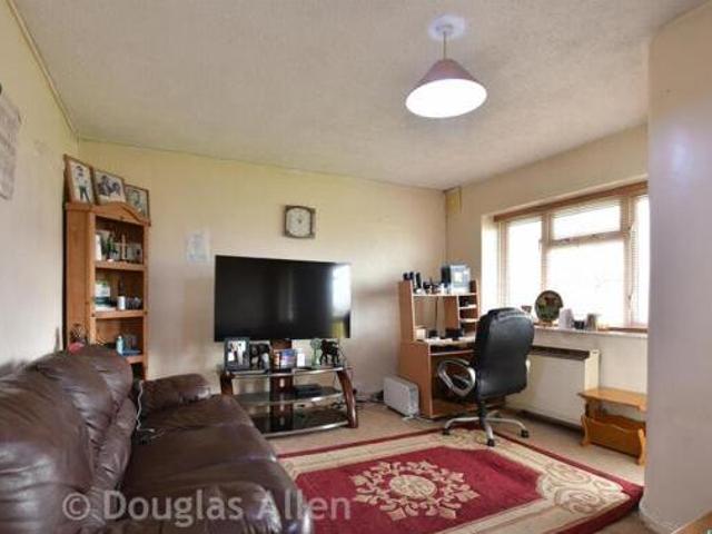 Kershaw Road, Dagenham, 2 Bedroom Flat